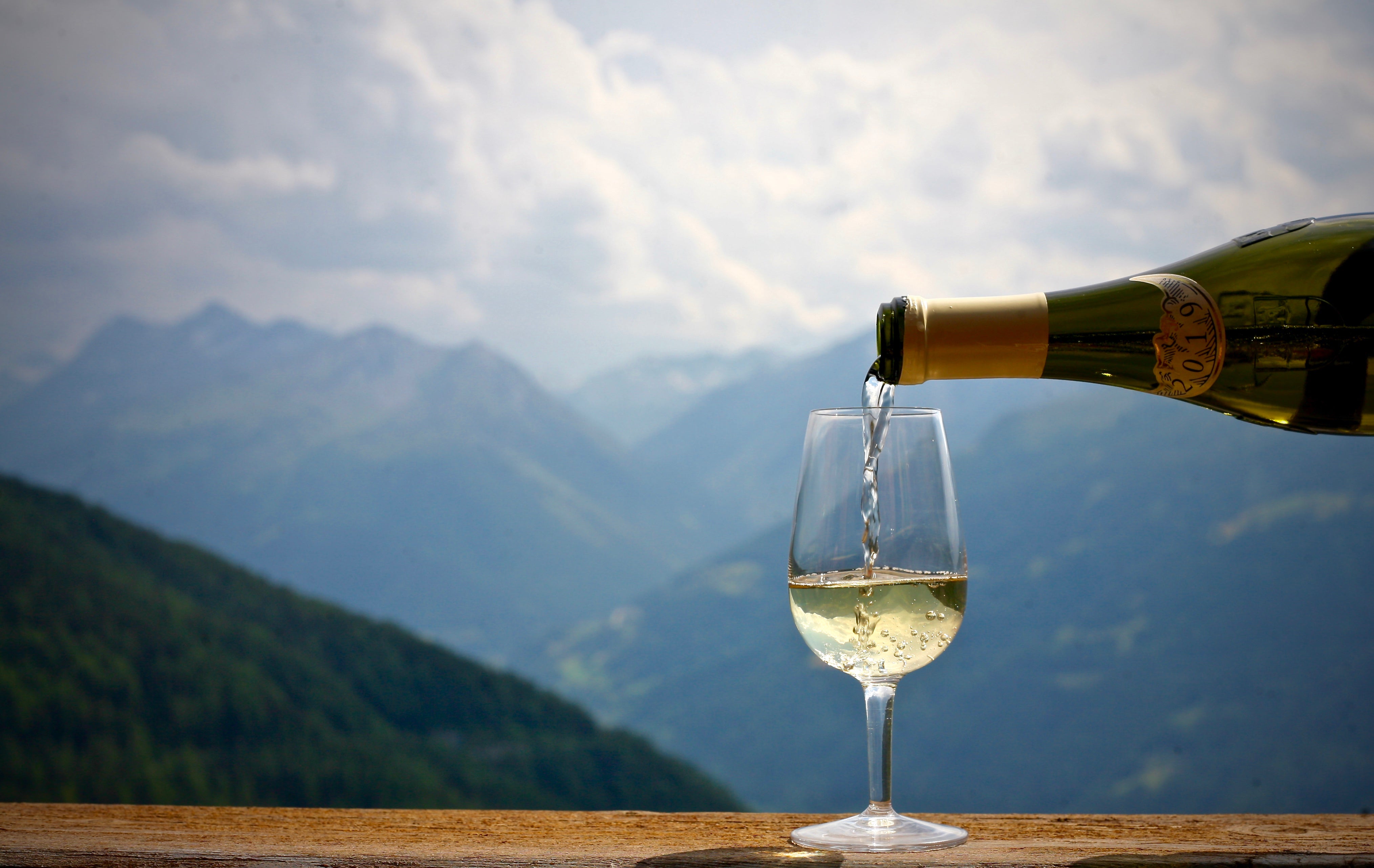 History of Swiss Wine – Domaine Dardagny Inc.